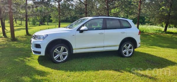 Balts Volkswagen Touareg 2012 Rēzekne, ar dzinēja tilpumu 3.00 L un nobraukumu 385 tūkst. km par 10350 €, foto 1 vietnē AUTOMOTO.COM.LV