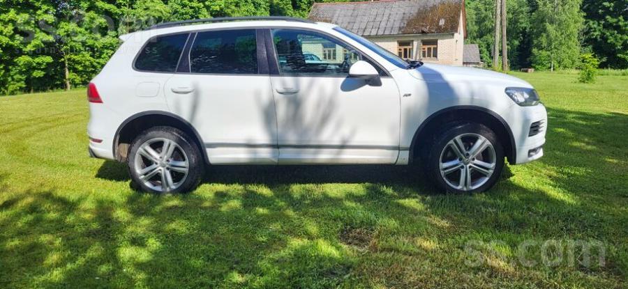Balts Volkswagen Touareg 2012 Rēzekne, ar dzinēja tilpumu 3.00 L un nobraukumu 385 tūkst. km par 10350 €, foto 5 vietnē AUTOMOTO.COM.LV