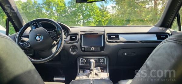 Balts Volkswagen Touareg 2012 Rēzekne, ar dzinēja tilpumu 3.00 L un nobraukumu 385 tūkst. km par 10350 €, foto 6 vietnē AUTOMOTO.COM.LV