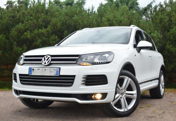 Balts Volkswagen Touareg 2012 Klaipėda, ar dzinēja tilpumu 2.97 L un nobraukumu 220 tūkst. km par 12550 €, foto 1 vietnē AUTOMOTO.COM.LV