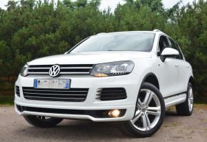 Balts Volkswagen Touareg 2012 Klaipėda, ar dzinēja tilpumu 2.97 L un nobraukumu 220 tūkst. km par 12550 €, foto  vietnē AUTOMOTO.COM.LV