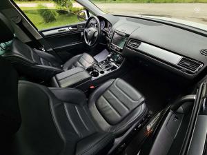 Balts Volkswagen Touareg 2012 Klaipėda, ar dzinēja tilpumu 2.97 L un nobraukumu 220 tūkst. km par 12550 €, foto 11 vietnē AUTOMOTO.COM.LV