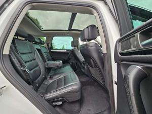 Balts Volkswagen Touareg 2012 Klaipėda, ar dzinēja tilpumu 2.97 L un nobraukumu 220 tūkst. km par 12550 €, foto 13 vietnē AUTOMOTO.COM.LV