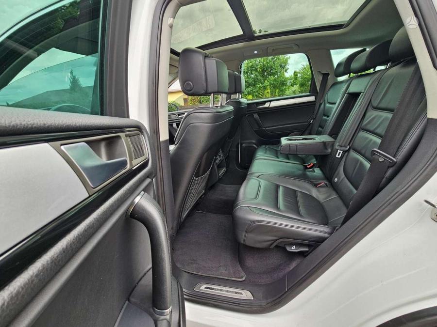 Balts Volkswagen Touareg 2012 Klaipėda, ar dzinēja tilpumu 2.97 L un nobraukumu 220 tūkst. km par 12550 €, foto 14 vietnē AUTOMOTO.COM.LV
