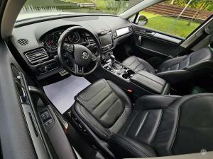 Balts Volkswagen Touareg 2012 Klaipėda, ar dzinēja tilpumu 2.97 L un nobraukumu 220 tūkst. km par 12550 €, foto 15 vietnē AUTOMOTO.COM.LV