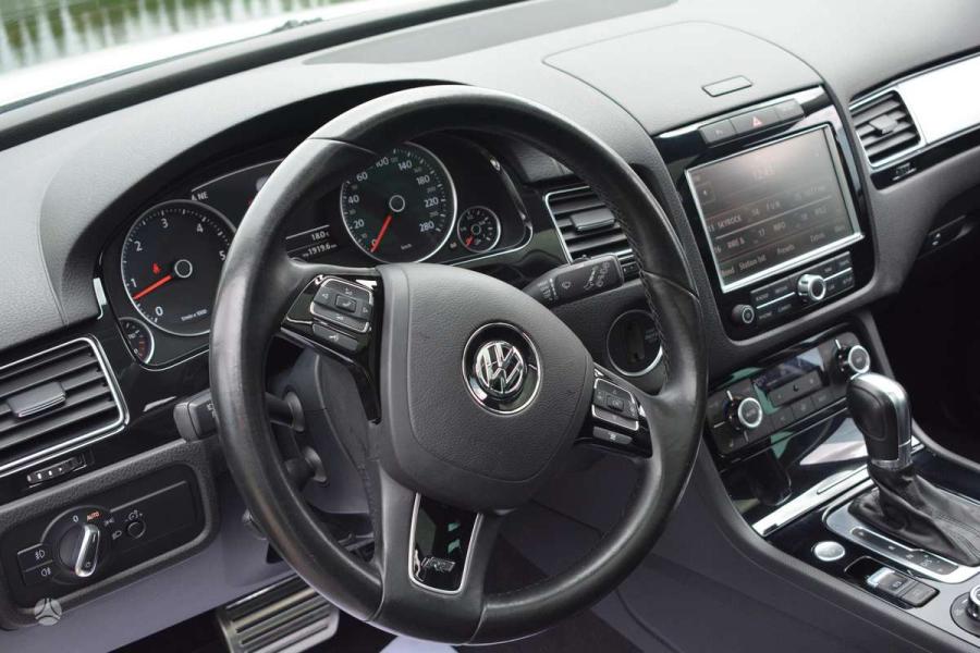 Balts Volkswagen Touareg 2012 Klaipėda, ar dzinēja tilpumu 2.97 L un nobraukumu 220 tūkst. km par 12550 €, foto 16 vietnē AUTOMOTO.COM.LV