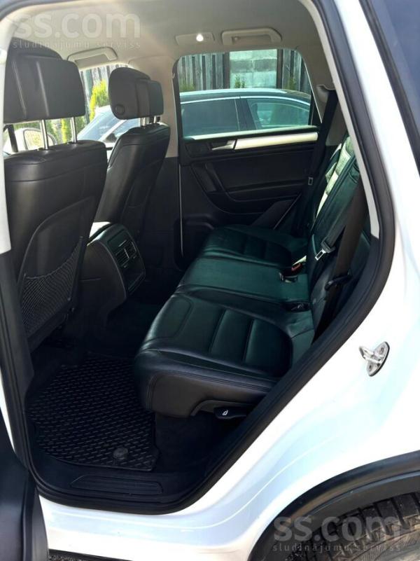 Balts Volkswagen Touareg 2012 Saldus, ar dzinēja tilpumu 3.00 L un nobraukumu 309 tūkst. km par 9500 €, foto 11 vietnē AUTOMOTO.COM.LV