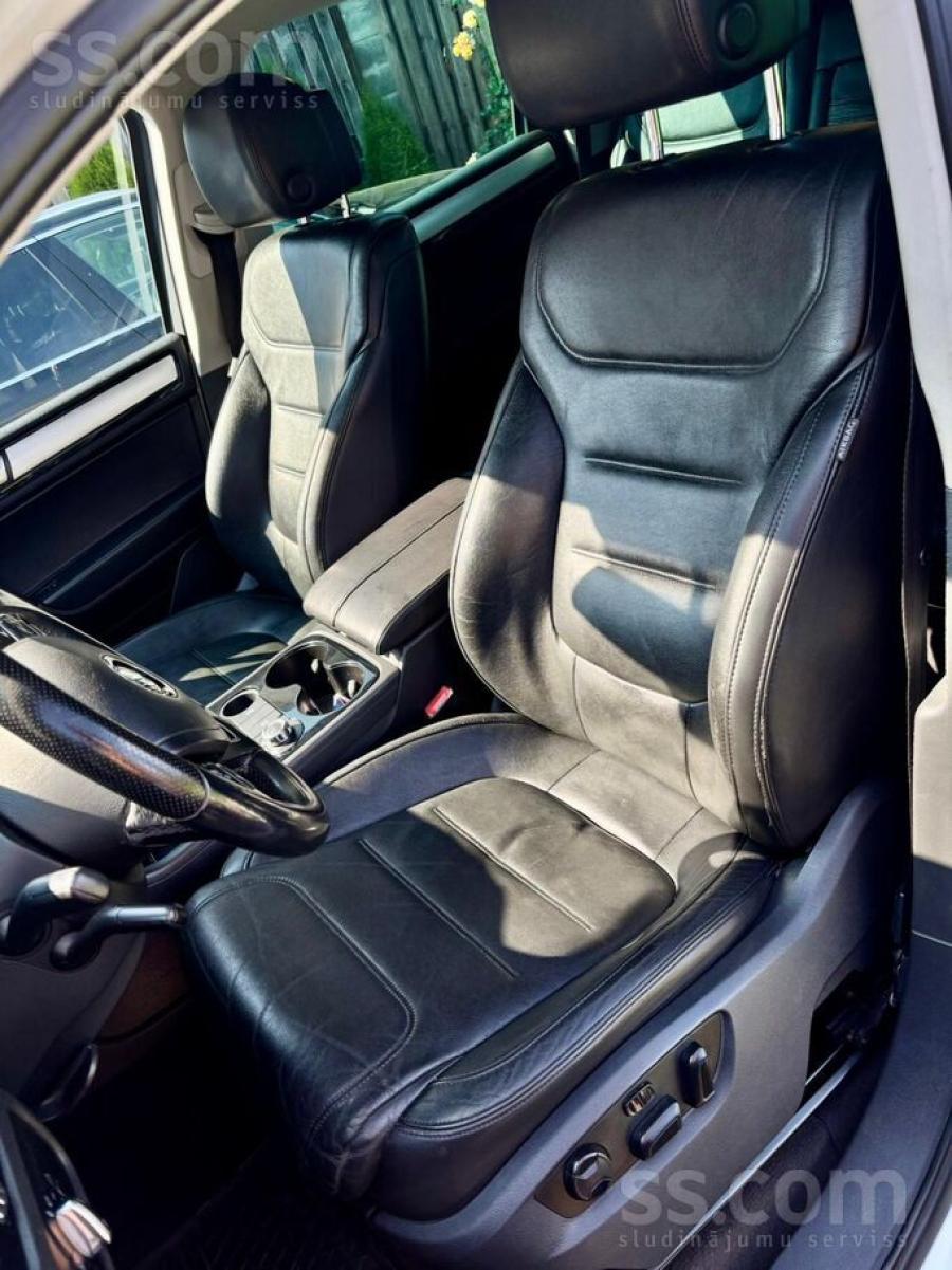 Balts Volkswagen Touareg 2012 Saldus, ar dzinēja tilpumu 3.00 L un nobraukumu 311 tūkst. km par 10200 €, foto 13 vietnē AUTOMOTO.COM.LV