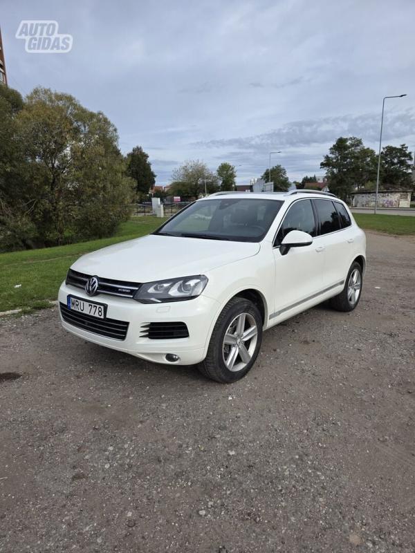 Balts Volkswagen Touareg 2012 Jonava, ar dzinēja tilpumu 3.00 L un nobraukumu 260 tūkst. km par 9000 €, foto 1 vietnē AUTOMOTO.COM.LV