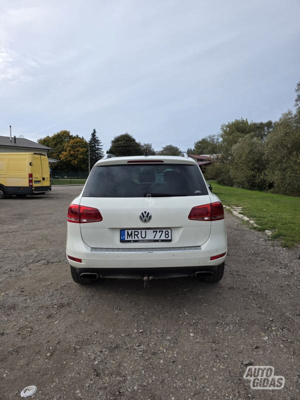 Balts Volkswagen Touareg 2012 Jonava, ar dzinēja tilpumu 3.00 L un nobraukumu 260 tūkst. km par 9000 €, foto 7 vietnē AUTOMOTO.COM.LV