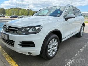 Balts Volkswagen Touareg 2013 Rīga, ar dzinēja tilpumu 3.00 L un nobraukumu 247 tūkst. km par 12370 €, foto 1 vietnē AUTOMOTO.COM.LV
