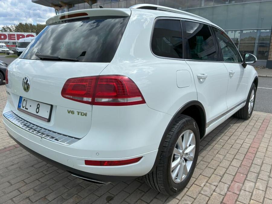 Balts Volkswagen Touareg 2013 Rīga, ar dzinēja tilpumu 3.00 L un nobraukumu 247 tūkst. km par 12370 €, foto 6 vietnē AUTOMOTO.COM.LV