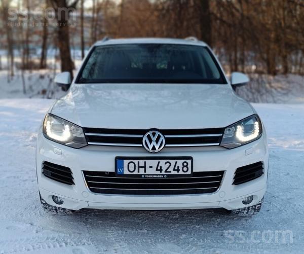 Balts Volkswagen Touareg 2013 Rīga, ar dzinēja tilpumu 3.00 L un nobraukumu 240 tūkst. km par 14450 €, foto 5 vietnē AUTOMOTO.COM.LV