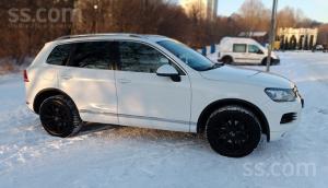 Balts Volkswagen Touareg 2013 Rīga, ar dzinēja tilpumu 3.00 L un nobraukumu 240 tūkst. km par 14450 €, foto 7 vietnē AUTOMOTO.COM.LV