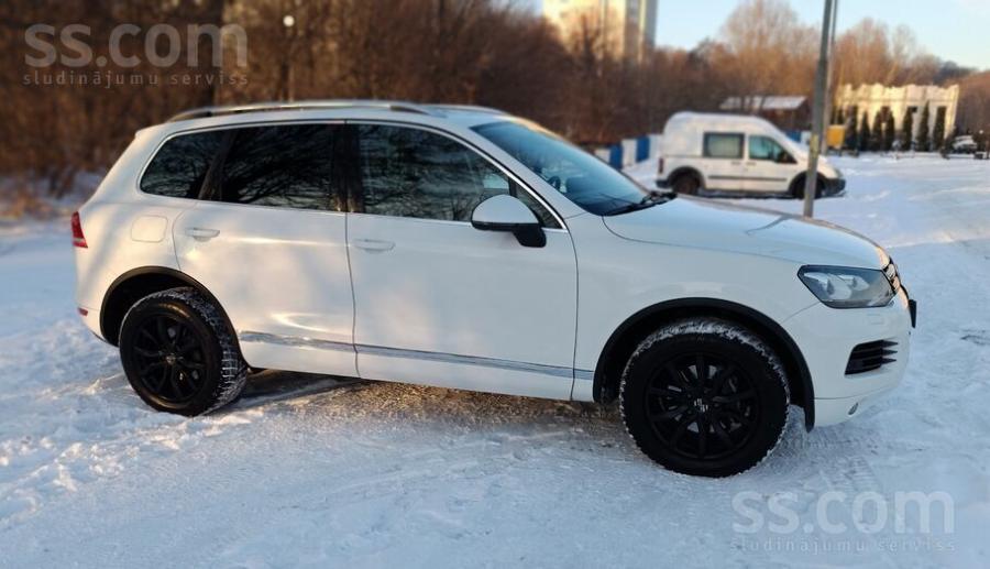 Balts Volkswagen Touareg 2013 Rīga, ar dzinēja tilpumu 3.00 L un nobraukumu 240 tūkst. km par 14450 €, foto 7 vietnē AUTOMOTO.COM.LV