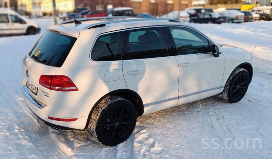 Balts Volkswagen Touareg 2013 Rīga, ar dzinēja tilpumu 3.00 L un nobraukumu 240 tūkst. km par 14450 €, foto 8 vietnē AUTOMOTO.COM.LV
