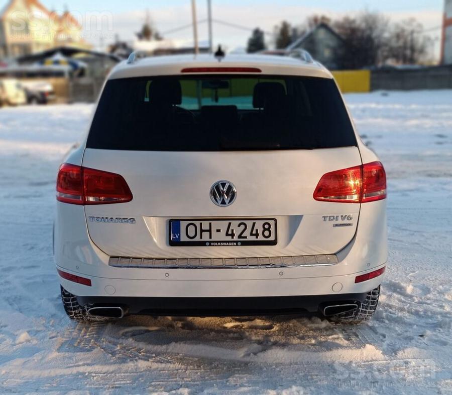 Balts Volkswagen Touareg 2013 Rīga, ar dzinēja tilpumu 3.00 L un nobraukumu 240 tūkst. km par 14450 €, foto 10 vietnē AUTOMOTO.COM.LV