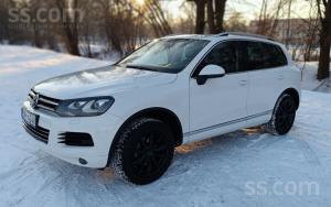 Balts Volkswagen Touareg 2013 Rīga, ar dzinēja tilpumu 3.00 L un nobraukumu 240 tūkst. km par 14450 €, foto 13 vietnē AUTOMOTO.COM.LV