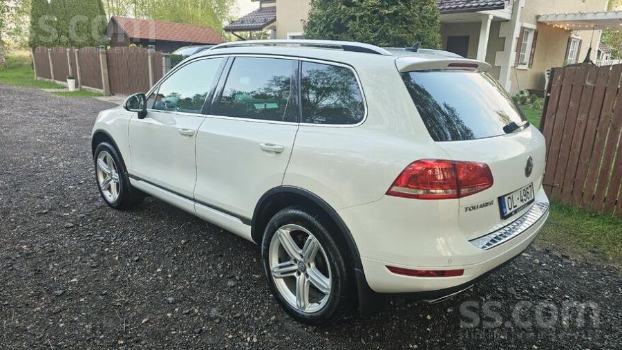 Balts Volkswagen Touareg 2013 Rīga, ar dzinēja tilpumu 3.00 L un nobraukumu 0 tūkst. km par 9998 €, foto 5 vietnē AUTOMOTO.COM.LV