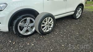 Balts Volkswagen Touareg 2013 Rīga, ar dzinēja tilpumu 3.00 L un nobraukumu 0 tūkst. km par 9998 €, foto 6 vietnē AUTOMOTO.COM.LV