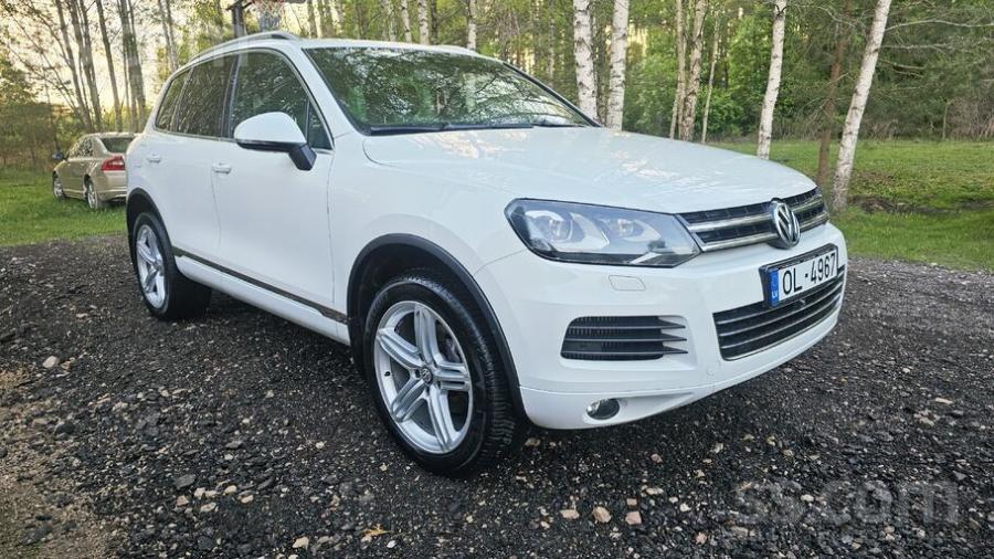 Balts Volkswagen Touareg 2013 Rīga, ar dzinēja tilpumu 3.00 L un nobraukumu 0 tūkst. km par 8998 €, foto 1 vietnē AUTOMOTO.COM.LV