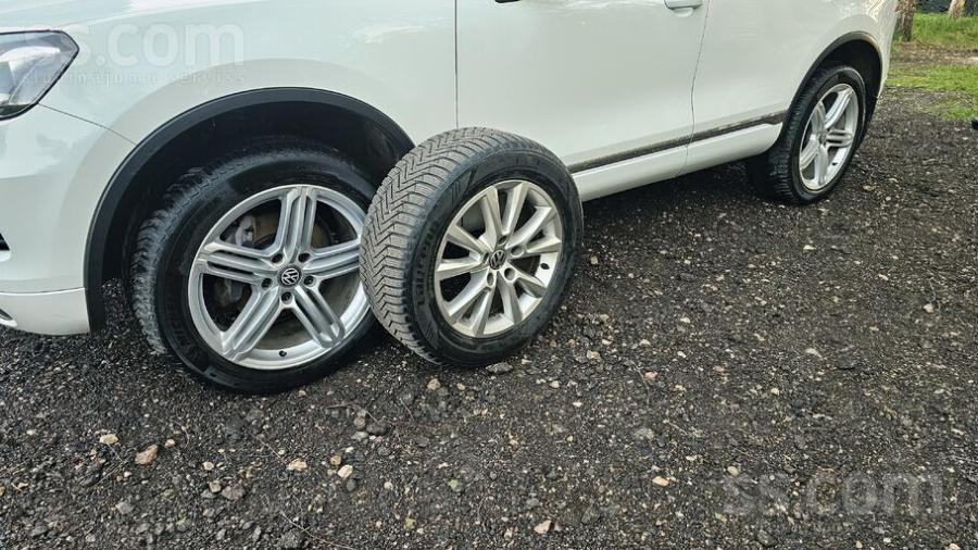 Balts Volkswagen Touareg 2013 Rīga, ar dzinēja tilpumu 3.00 L un nobraukumu 0 tūkst. km par 8998 €, foto 6 vietnē AUTOMOTO.COM.LV