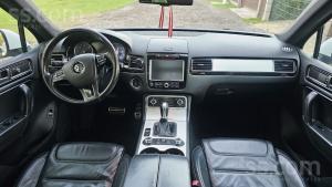 Balts Volkswagen Touareg 2013 Rīga, ar dzinēja tilpumu 3.00 L un nobraukumu 0 tūkst. km par 8998 €, foto 8 vietnē AUTOMOTO.COM.LV