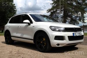 Balts Volkswagen Touareg 2013 Daugavpils, ar dzinēja tilpumu 3.00 L un nobraukumu 242 tūkst. km par 14500 €, foto  vietnē AUTOMOTO.COM.LV
