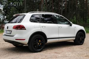 Balts Volkswagen Touareg 2013 Daugavpils, ar dzinēja tilpumu 3.00 L un nobraukumu 242 tūkst. km par 14500 €, foto 6 vietnē AUTOMOTO.COM.LV