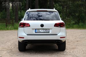 Balts Volkswagen Touareg 2013 Daugavpils, ar dzinēja tilpumu 3.00 L un nobraukumu 242 tūkst. km par 14500 €, foto 7 vietnē AUTOMOTO.COM.LV