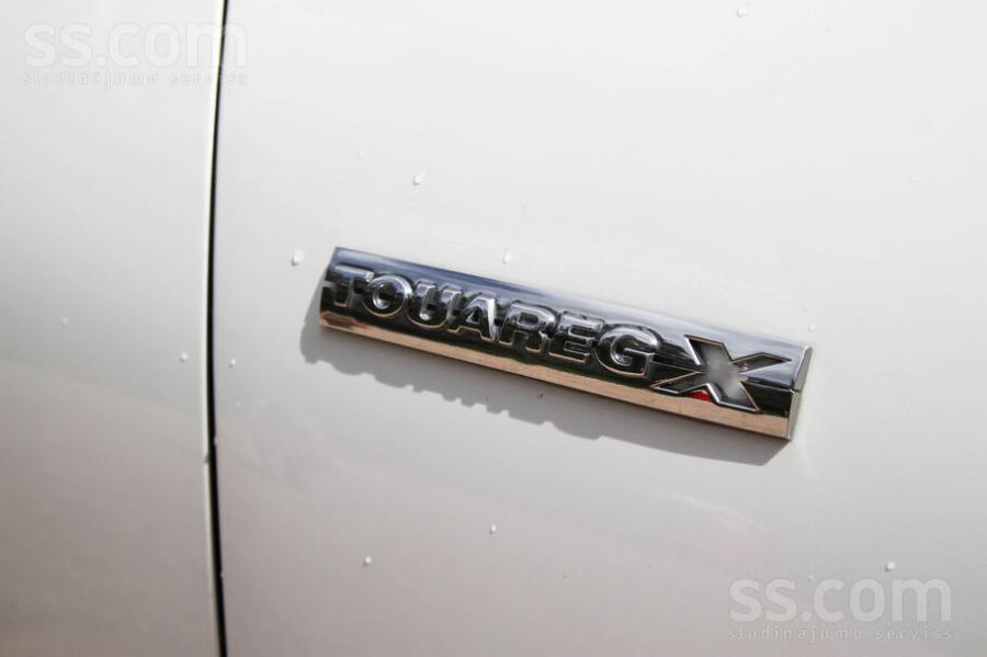 Balts Volkswagen Touareg 2013 Daugavpils, ar dzinēja tilpumu 3.00 L un nobraukumu 242 tūkst. km par 14500 €, foto 8 vietnē AUTOMOTO.COM.LV