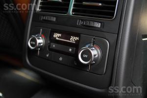 Balts Volkswagen Touareg 2013 Daugavpils, ar dzinēja tilpumu 3.00 L un nobraukumu 242 tūkst. km par 14500 €, foto 22 vietnē AUTOMOTO.COM.LV