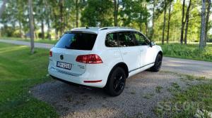 Balts Volkswagen Touareg 2013 Rīga, ar dzinēja tilpumu 3.00 L un nobraukumu 246 tūkst. km par 11950 €, foto 10 vietnē AUTOMOTO.COM.LV