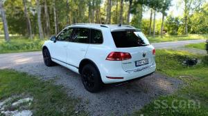 Balts Volkswagen Touareg 2013 Rīga, ar dzinēja tilpumu 3.00 L un nobraukumu 246 tūkst. km par 11950 €, foto 12 vietnē AUTOMOTO.COM.LV