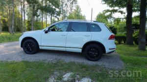 Balts Volkswagen Touareg 2013 Rīga, ar dzinēja tilpumu 3.00 L un nobraukumu 246 tūkst. km par 11950 €, foto 13 vietnē AUTOMOTO.COM.LV
