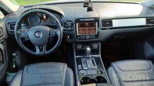 Balts Volkswagen Touareg 2013 Rīga, ar dzinēja tilpumu 3.00 L un nobraukumu 246 tūkst. km par 11950 €, foto 21 vietnē AUTOMOTO.COM.LV