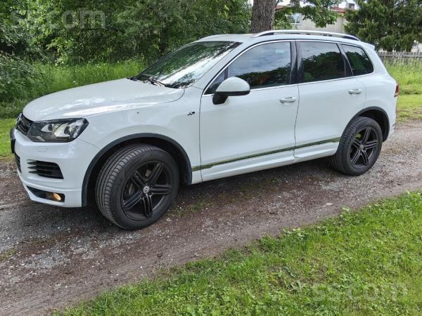 Balts Volkswagen Touareg 2013 Rīga, ar dzinēja tilpumu 3.00 L un nobraukumu 226 tūkst. km par 12900 €, foto 2 vietnē AUTOMOTO.COM.LV