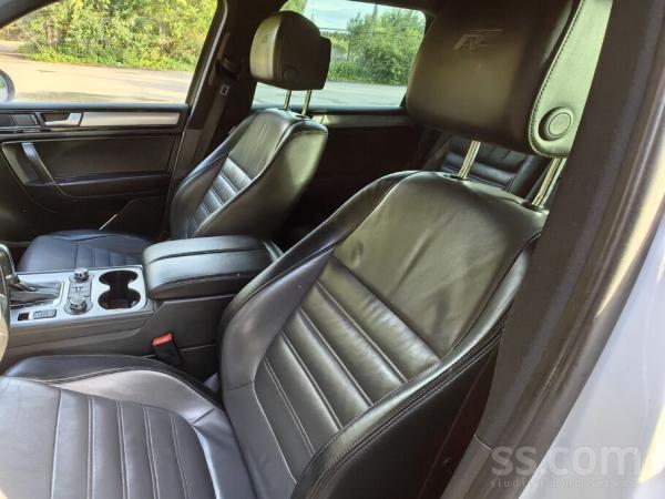 Balts Volkswagen Touareg 2013 Rīga, ar dzinēja tilpumu 3.00 L un nobraukumu 226 tūkst. km par 12900 €, foto 10 vietnē AUTOMOTO.COM.LV