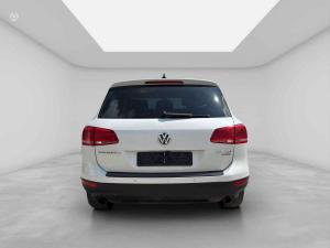 Белый Фольксваген Туарег 2013 в Вильнюс, объемом двигателя 3.00 л и пробегом 320 тыс. км за 12890 €, фото 6 на AUTOMOTO.COM.LV