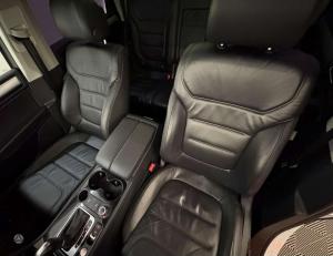 White Volkswagen Touareg 2013 in Marijampole, with an engine capacity of 2.97 L and mileage of 317 thousand km for 13450 €, photo 25 on AUTOMOTO.COM.LV
