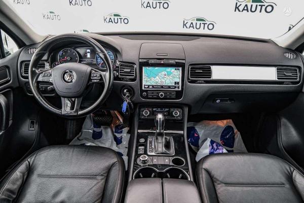 Balts Volkswagen Touareg 2013 Kauņa, ar dzinēja tilpumu 3.00 L un nobraukumu 320 tūkst. km par 12890 €, foto 9 vietnē AUTOMOTO.COM.LV