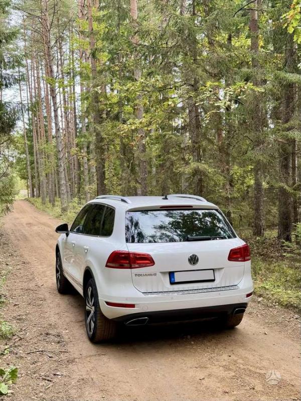 Balts Volkswagen Touareg 2013 Viļņa, ar dzinēja tilpumu 2.97 L un nobraukumu 180 tūkst. km par 13800 €, foto 8 vietnē AUTOMOTO.COM.LV