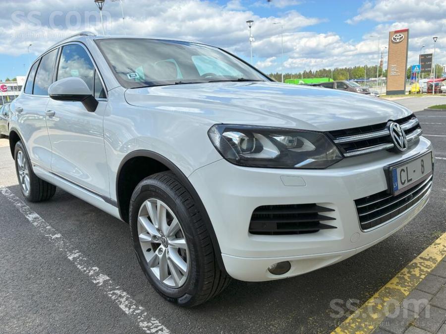 Balts Volkswagen Touareg 2013 Rīga, ar dzinēja tilpumu 3.00 L un nobraukumu 270 tūkst. km par 9200 €, foto 1 vietnē AUTOMOTO.COM.LV