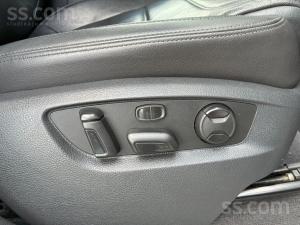 Balts Volkswagen Touareg 2013 Rīga, ar dzinēja tilpumu 3.00 L un nobraukumu 270 tūkst. km par 9200 €, foto 14 vietnē AUTOMOTO.COM.LV