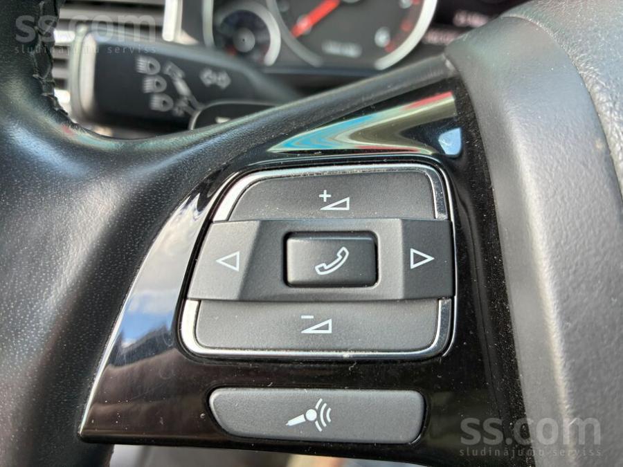 Balts Volkswagen Touareg 2013 Rīga, ar dzinēja tilpumu 3.00 L un nobraukumu 270 tūkst. km par 9200 €, foto 16 vietnē AUTOMOTO.COM.LV