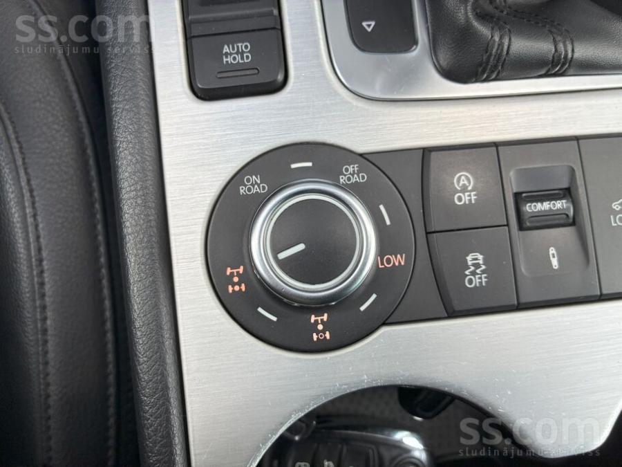Balts Volkswagen Touareg 2013 Rīga, ar dzinēja tilpumu 3.00 L un nobraukumu 270 tūkst. km par 9200 €, foto 20 vietnē AUTOMOTO.COM.LV