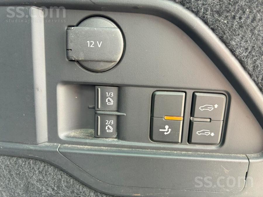 Balts Volkswagen Touareg 2013 Rīga, ar dzinēja tilpumu 3.00 L un nobraukumu 270 tūkst. km par 9200 €, foto 27 vietnē AUTOMOTO.COM.LV