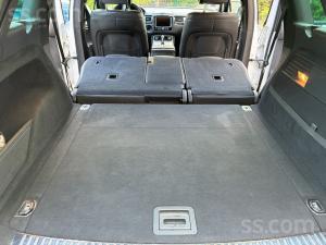 Balts Volkswagen Touareg 2013 Rīga, ar dzinēja tilpumu 3.00 L un nobraukumu 270 tūkst. km par 9200 €, foto 32 vietnē AUTOMOTO.COM.LV