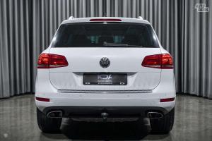 Balts Volkswagen Touareg 2014 Marijampole, ar dzinēja tilpumu 3.00 L un nobraukumu 237 tūkst. km par 14450 €, foto 11 vietnē AUTOMOTO.COM.LV