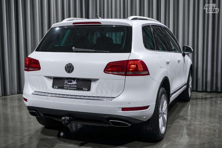 Balts Volkswagen Touareg 2014 Marijampole, ar dzinēja tilpumu 3.00 L un nobraukumu 237 tūkst. km par 14450 €, foto 12 vietnē AUTOMOTO.COM.LV